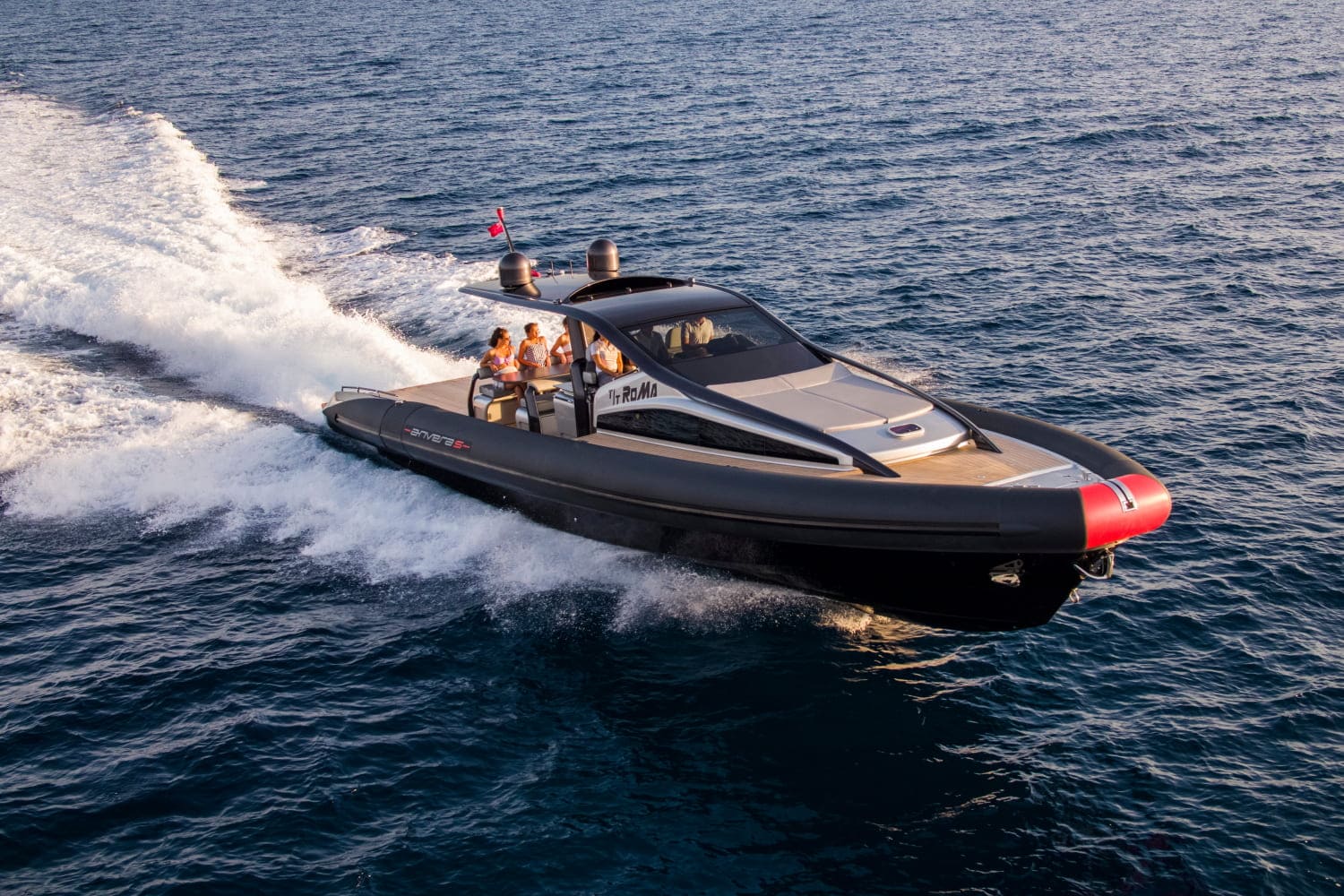 RoMa yate a motor de 62 metros en alquiler con 6 camarotes para 12 ...